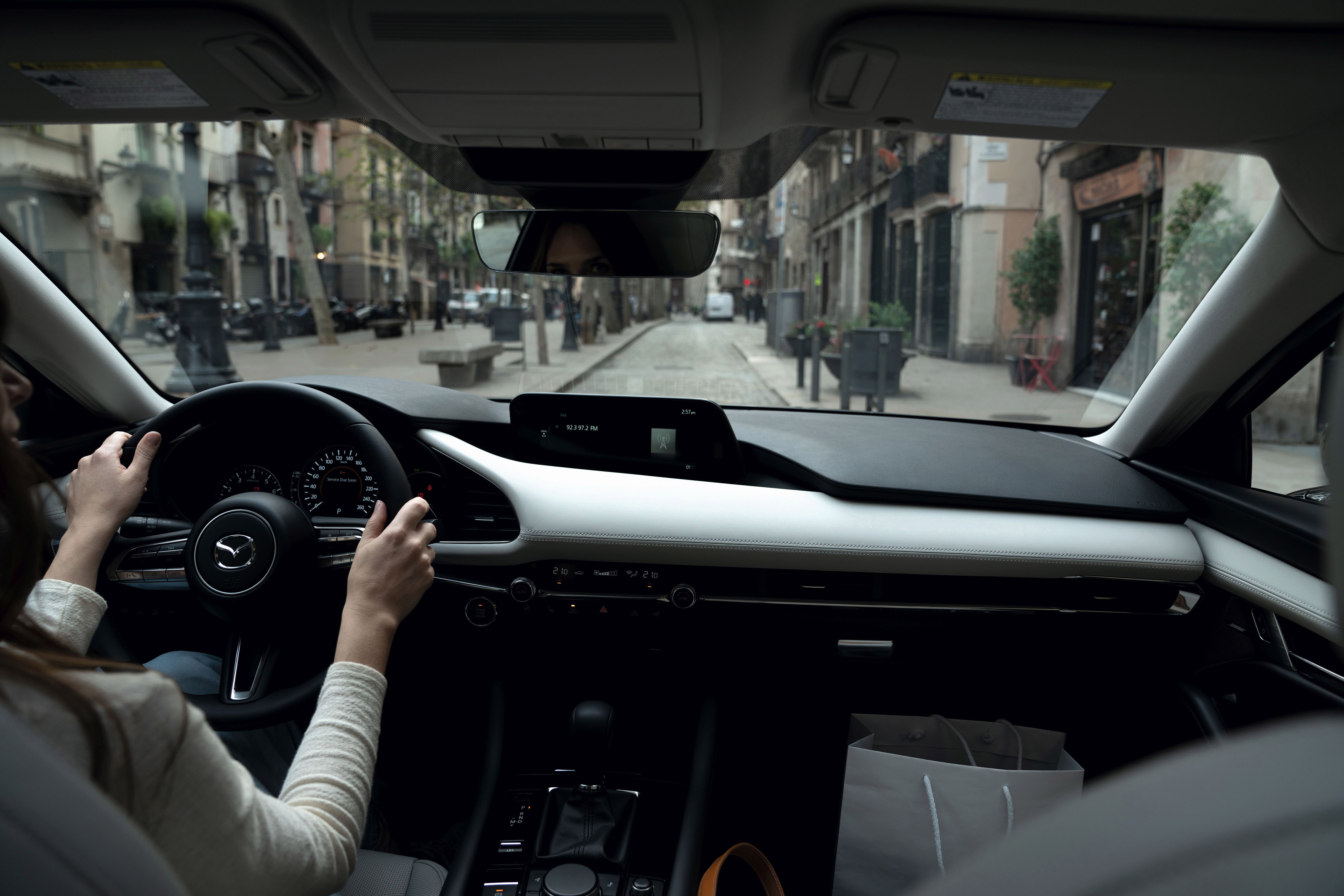 Waarom het Active Driving Display rijden veiliger maakt - Mazda Blog