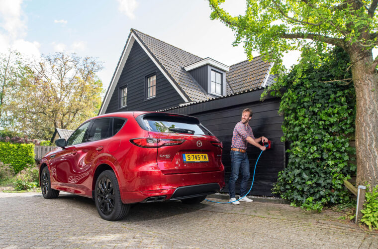 MAZDA INTRODUCEERT NIEUWE HYBRID MET 140 PK VOOR MAZDA3 EN CX-30 ...